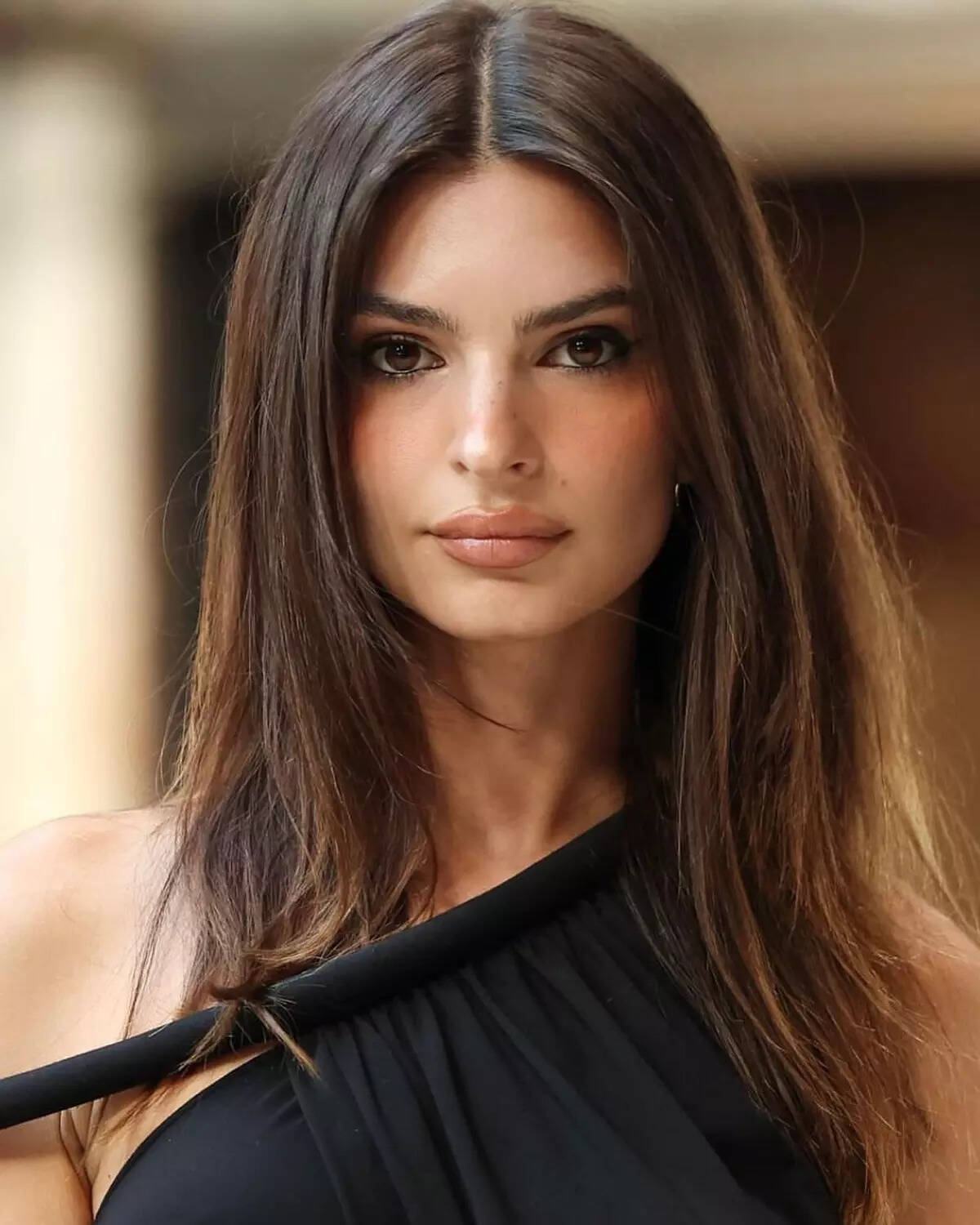 Know more about model-actress Emily Ratajkowski- The Etimes ...