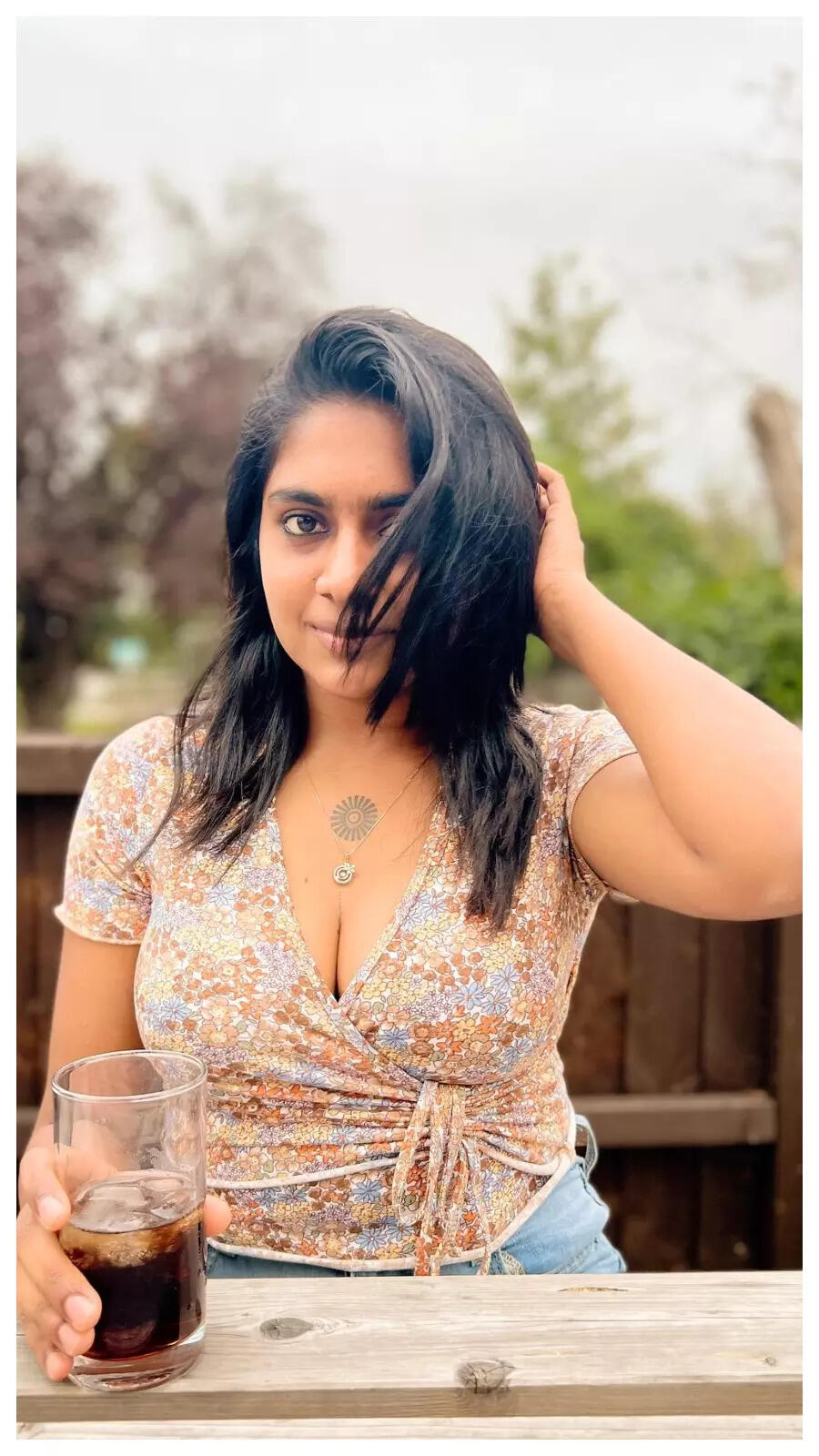 Nyla Usha joins the cast of Dulquer Salmaan’s ‘King of Kotha’ | Malayalam Movie News - Times of ...