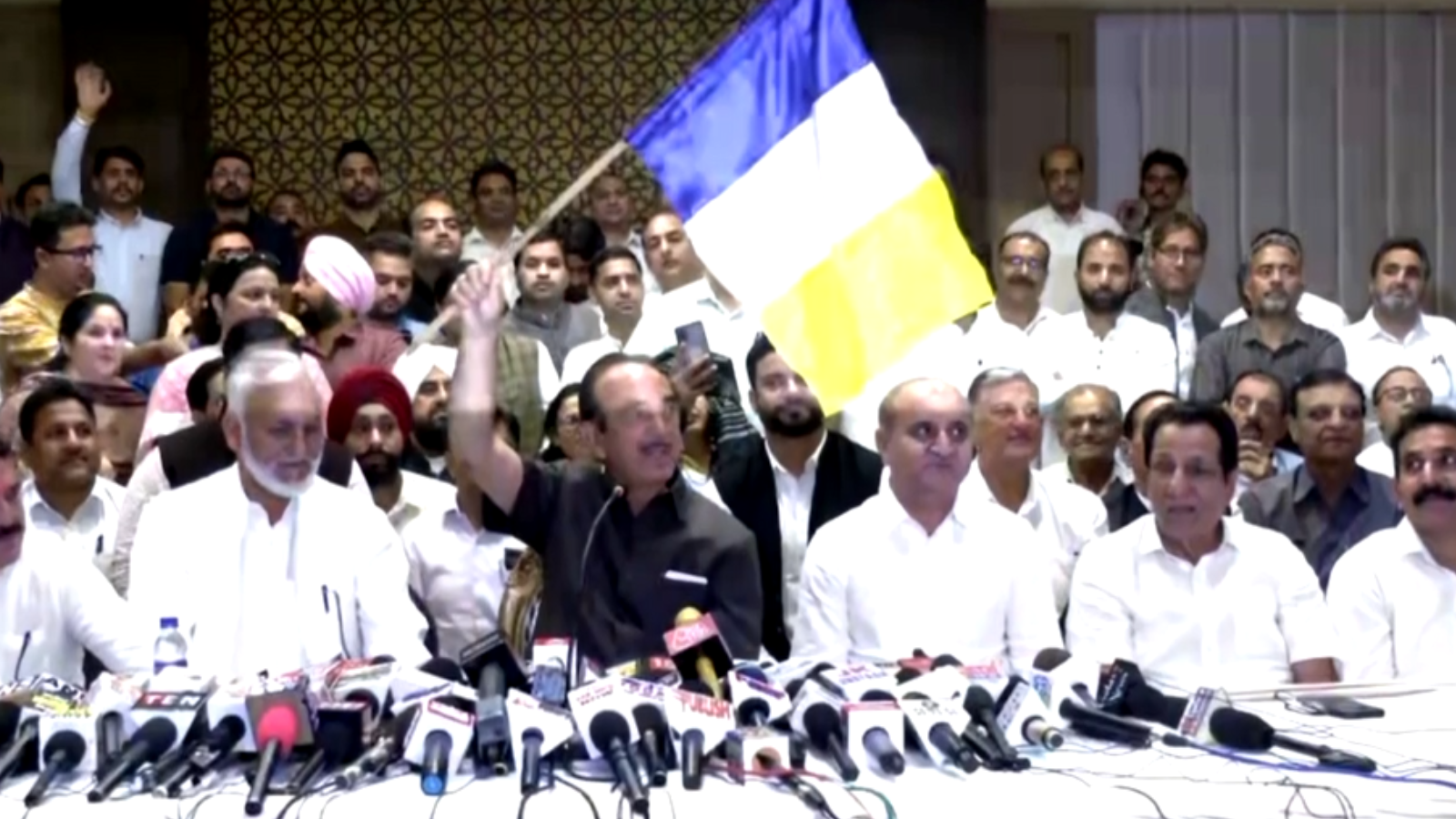 Ghulam Nabi Azad announces his new outfit ‘Democratic Azad Party’ ahead ...