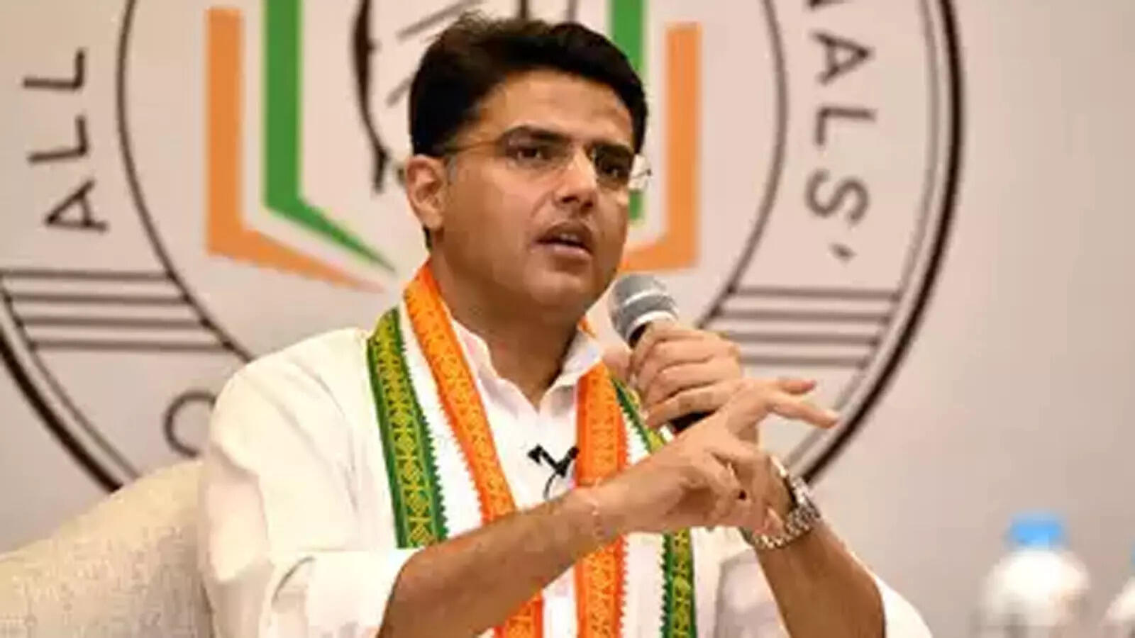 Rajasthan political crisis: Sachin Pilot reaches Delhi to meet top brass Rajasthan political crisis: Sachin Pilot reaches Delhi to meet top brass