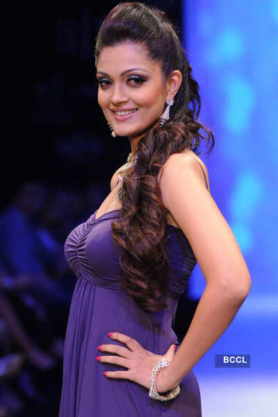 A model walks the ramp to showcase CVM exports jewellery collection ...