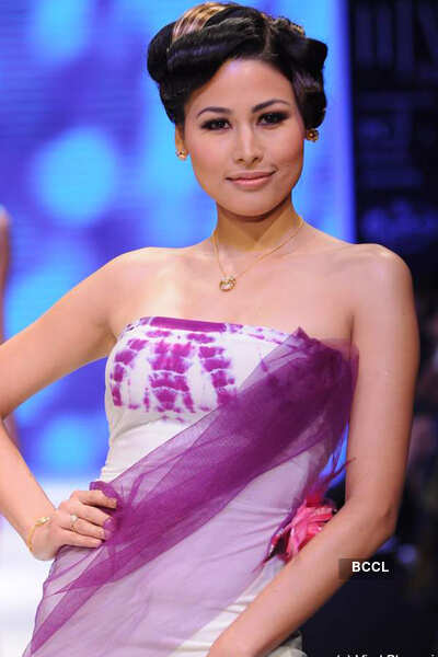 A model walks the ramp to showcase CVM exports jewellery collection ...