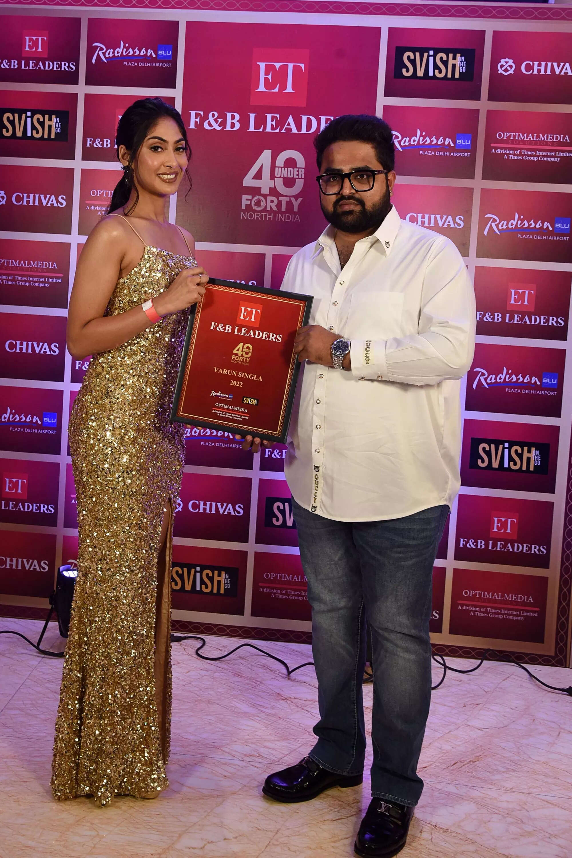 Beauty Queens & Mr Indias presenting awards at 'ET F&B Leaders 40 Under ...