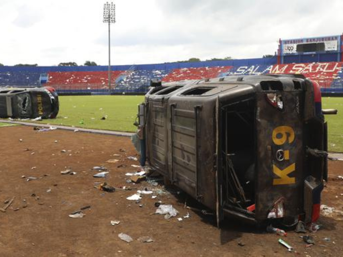 Football match ends in a stampede! - Times of India