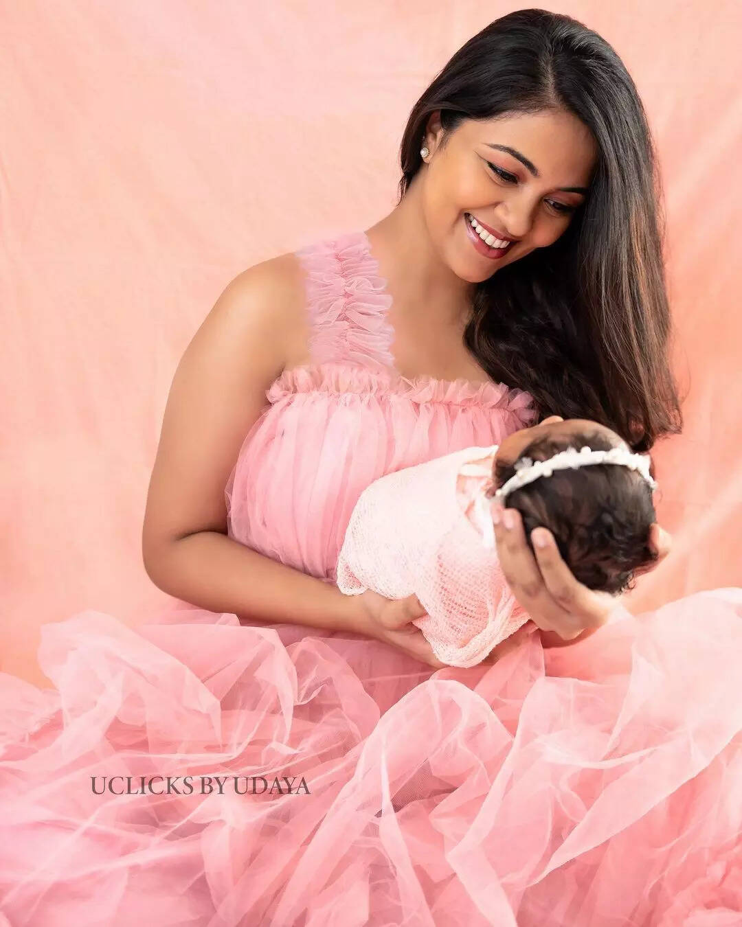 Former Miss India Shreya Rao Kamavarapu introduces her baby girl to the ...
