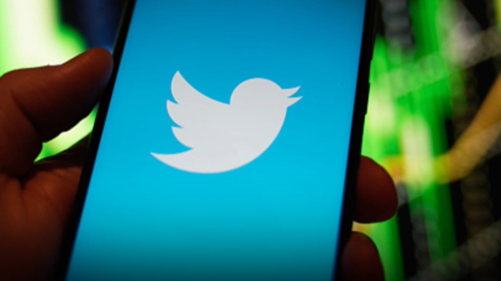 Twitter Blue subscribers can now edit tweets