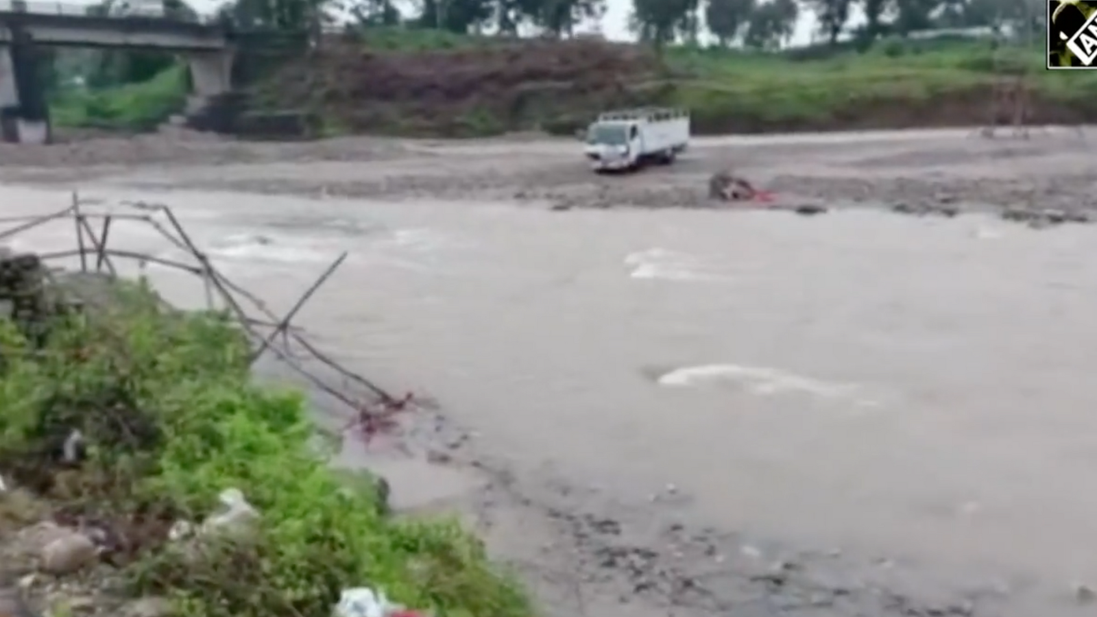 West Bengal: 8 dead, several others missing in Mal river flash flood