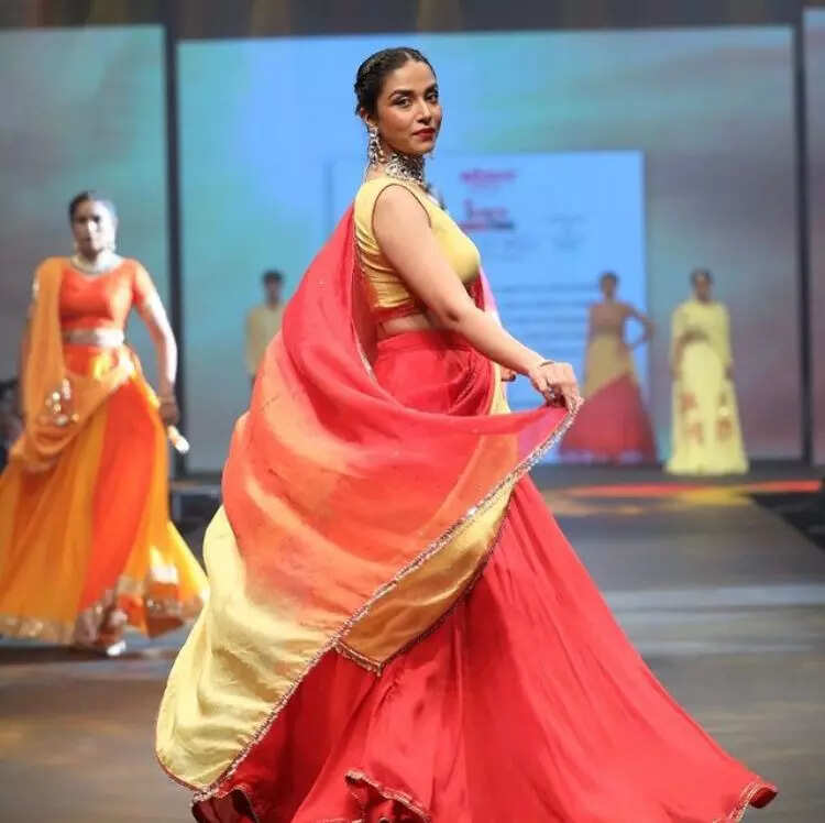 Beauty queens strut the ramp at INIFD Indore Times Fashion Week