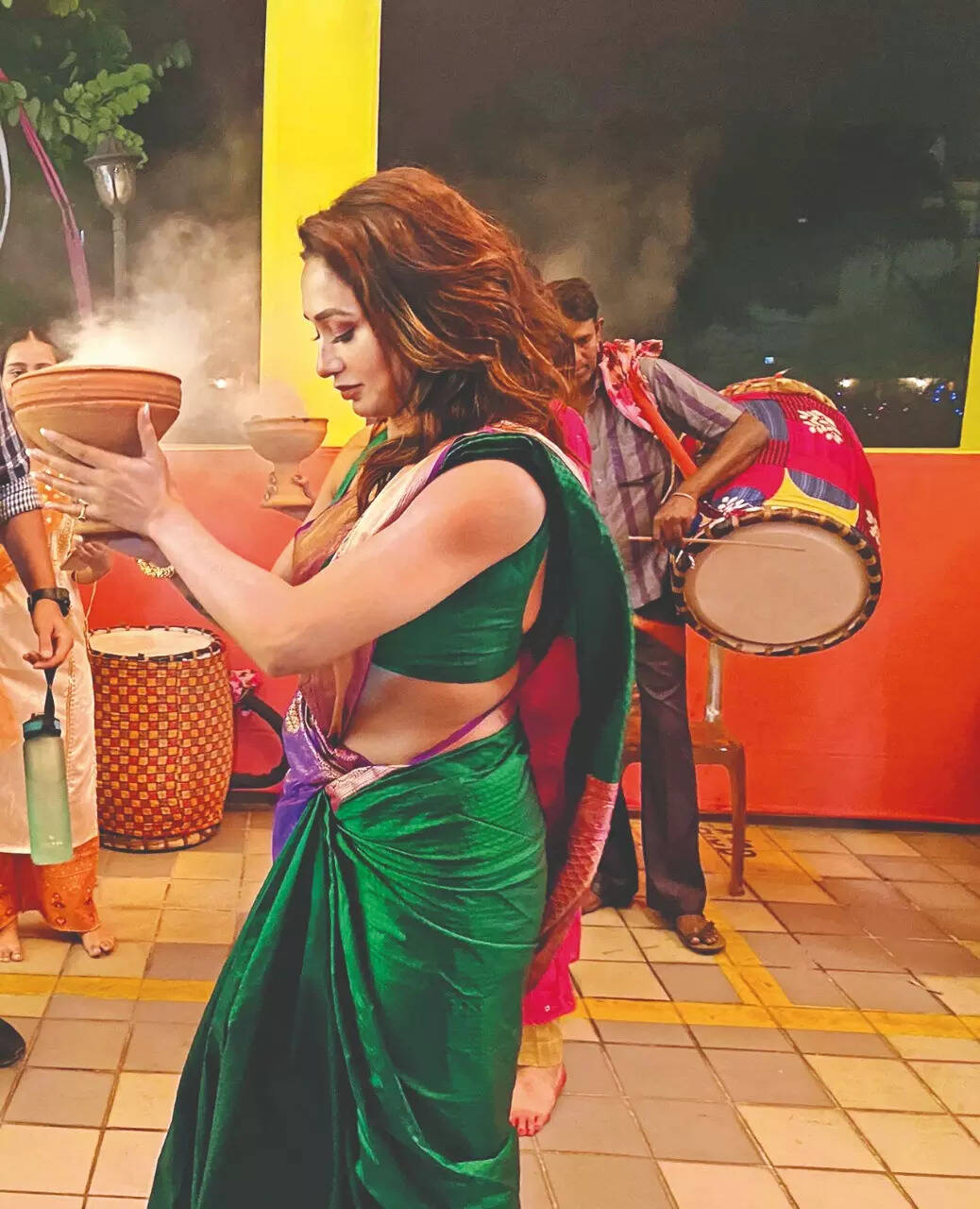 Adda, pandal-hopping & family time: Durga Puja 2022 is a hit with ...