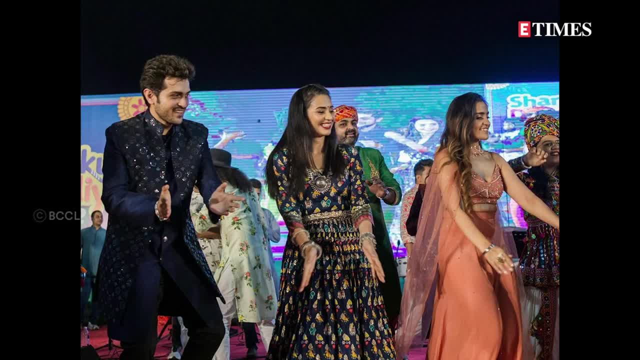 'Chabutro' team promotes the film during Navratri, see pics!