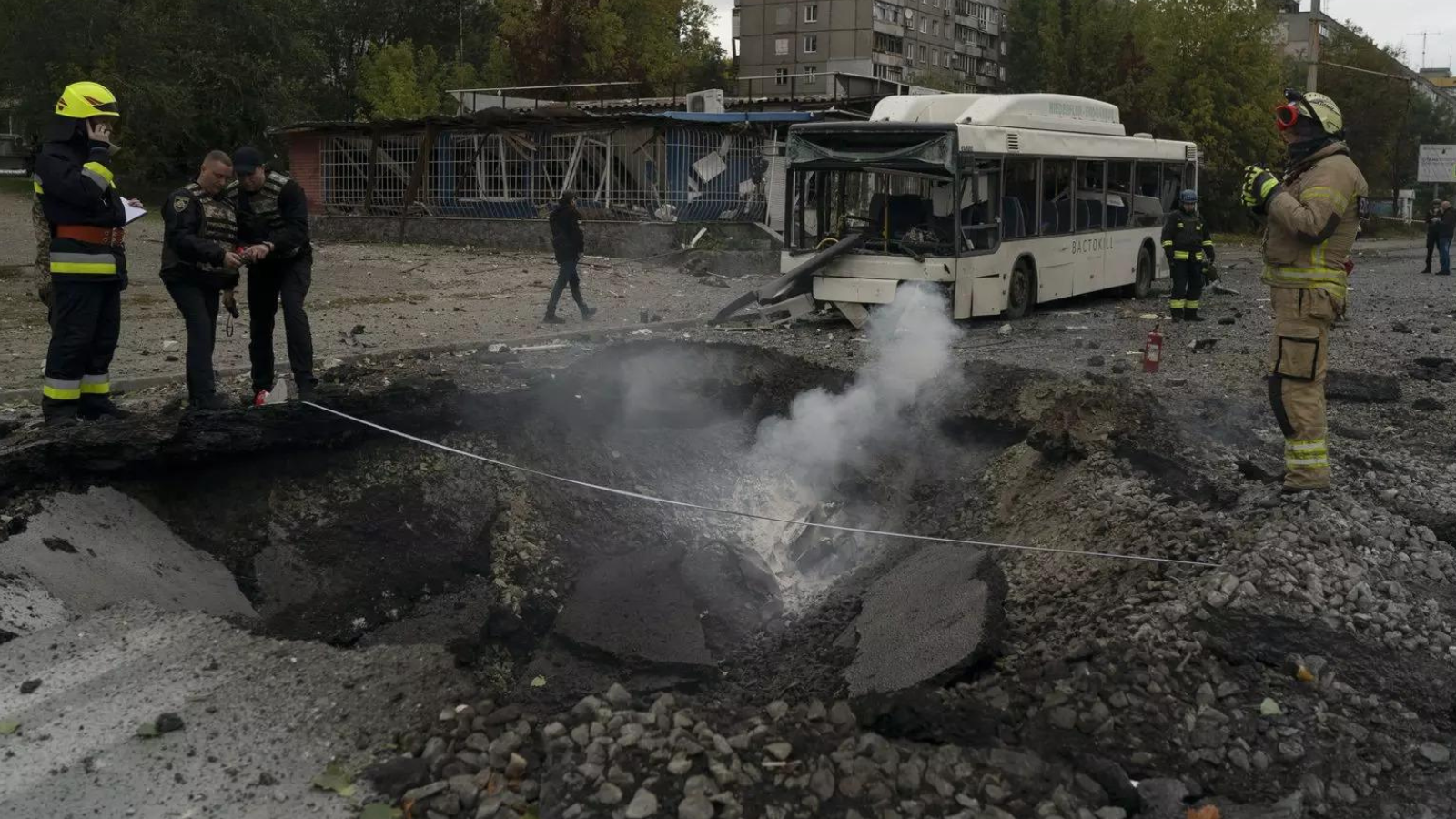 Russia-Ukraine war: Strikes hit Dnipro causing death and damage