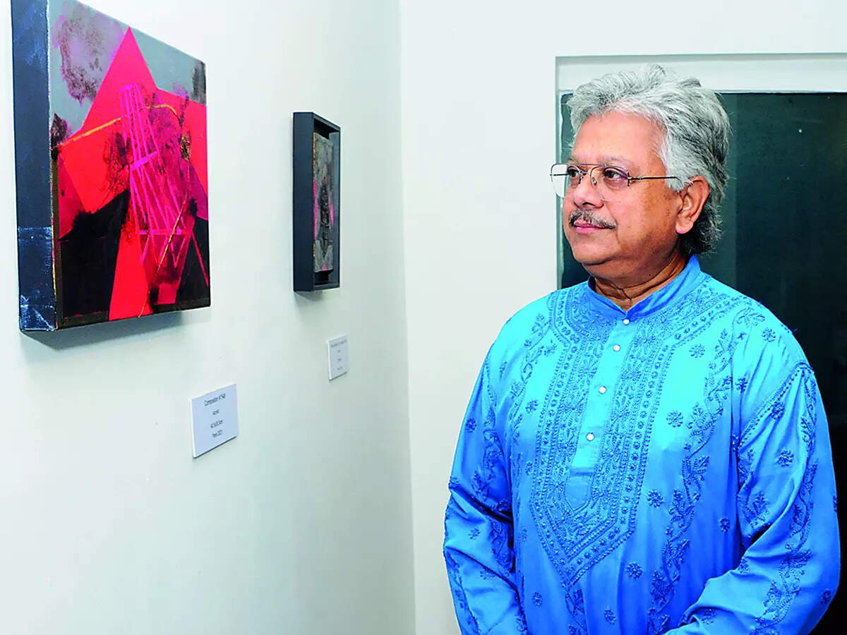 A painting exhibition by an artist from El Salvador in Lucknow