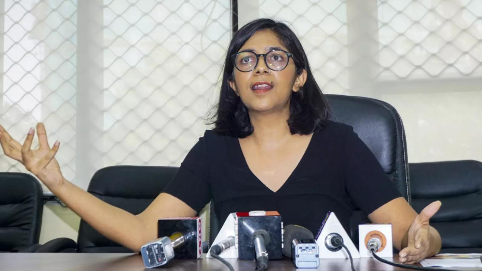 khan: DCW Chief Swati Maliwal gets rape threat for writing against ...
