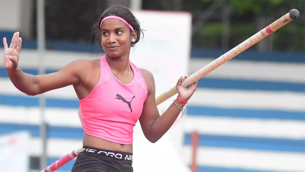 Rosy Meena Paulraj rewrites women's pole vault…