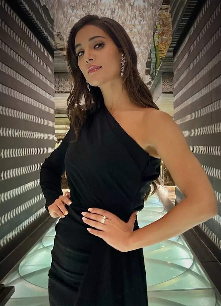 WHO WORE IT BEST? Pragnya Ayyagari and Mukti Mohan stunt in a one ...