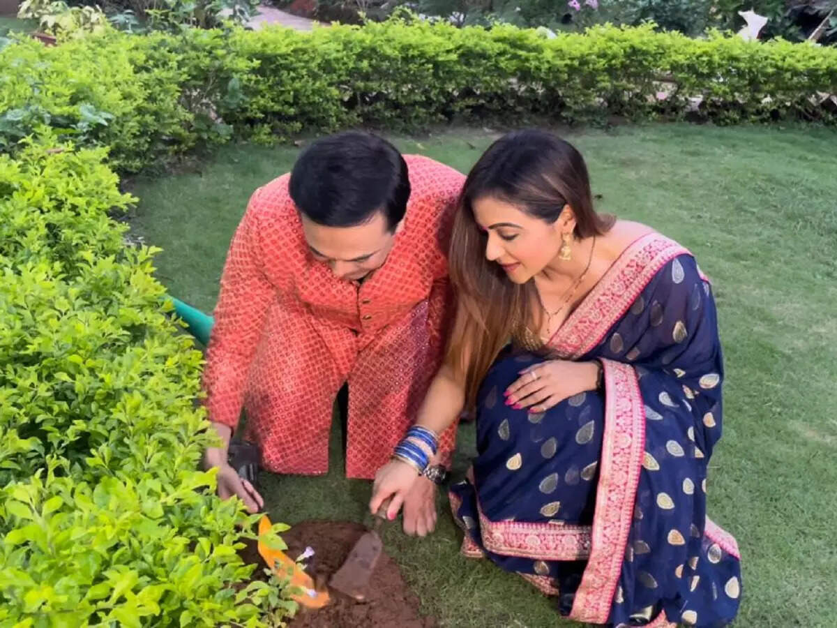 Wagle Ki Duniya family celebrates a clean, green and khushiyon wali ...