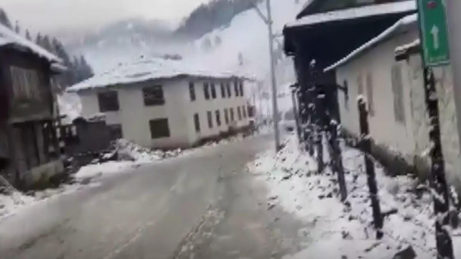 Machil village in North Kashmir receives first snowfall of season