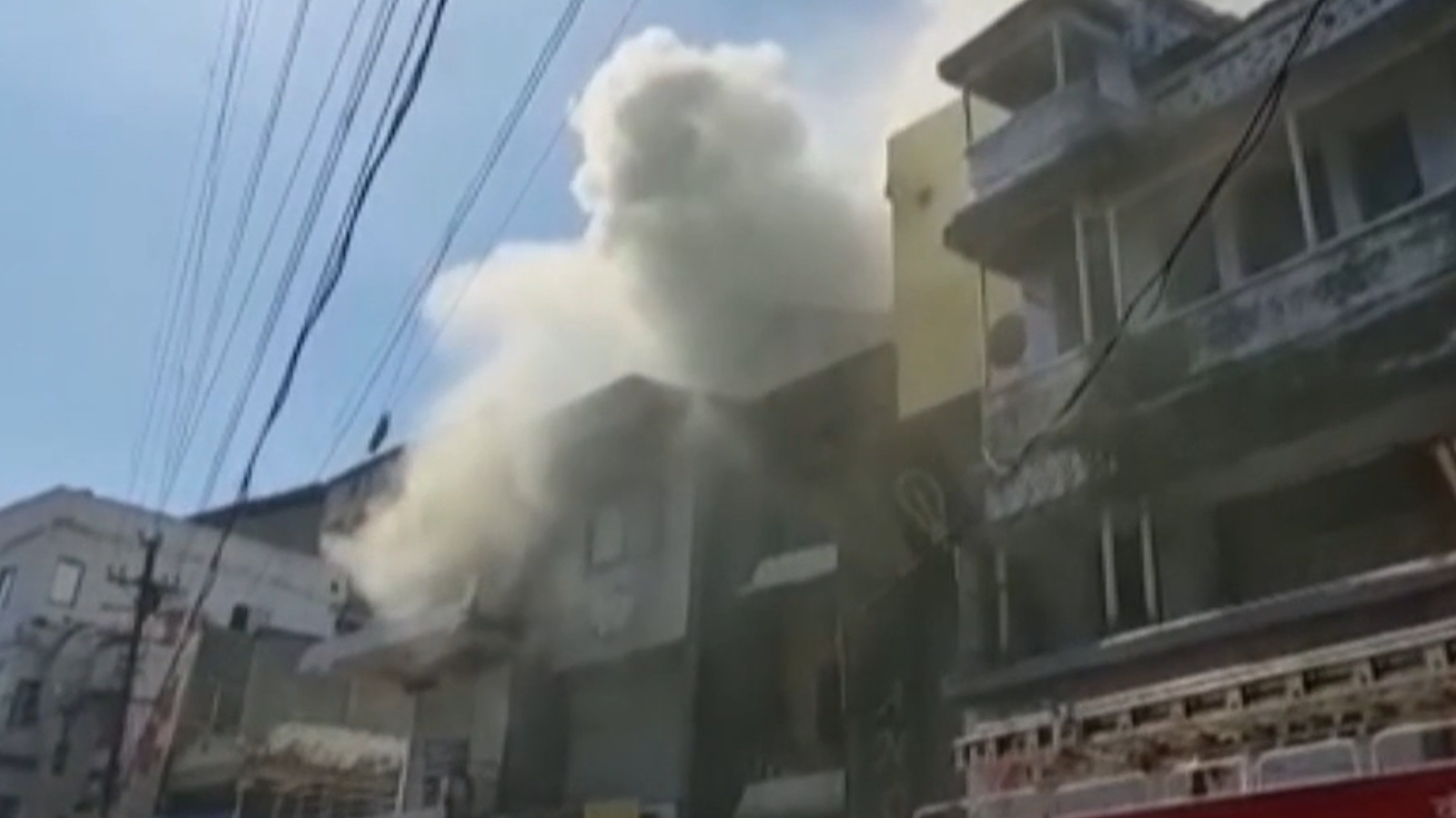 MP: Massive fire breaks out at garment shop in Jabalpur, no casualties ...
