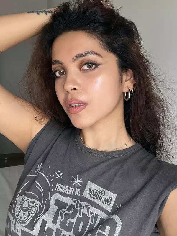 Pictures of Deepika Padukone’s lookalike Rijuta Ghosh Deb will surely ...