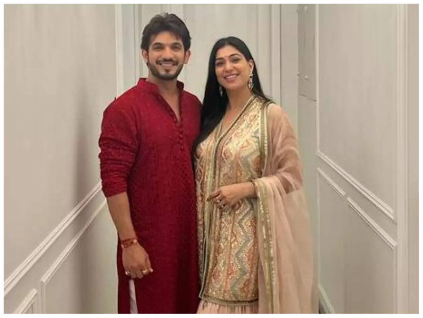 Exclusive Pics! Arjun Bijlani happy to celebrate Diwali in his new home - Times of India