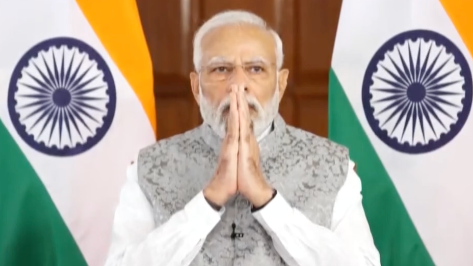PM Modi participates in 'Grih Pravesh' program through video conference PM Modi participates in 'Grih Pravesh' program through video conference