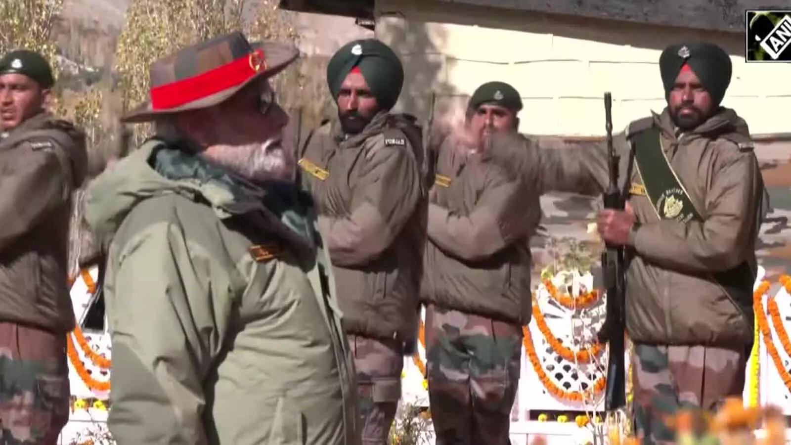 PM Modi pays tribute to army personnel who lost their lives in Kargil