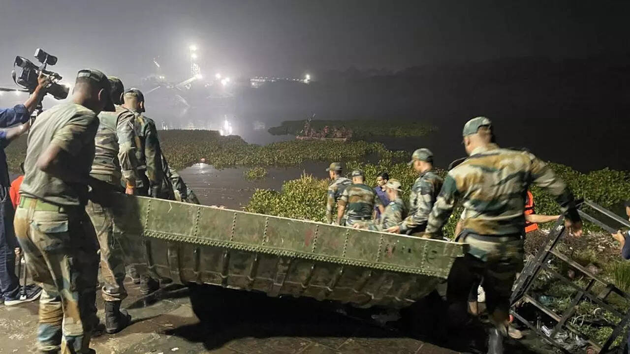 Gujarat: 12 members of BJP MP's family dead in Morbi bridge collapse | Rajkot News - Times of India