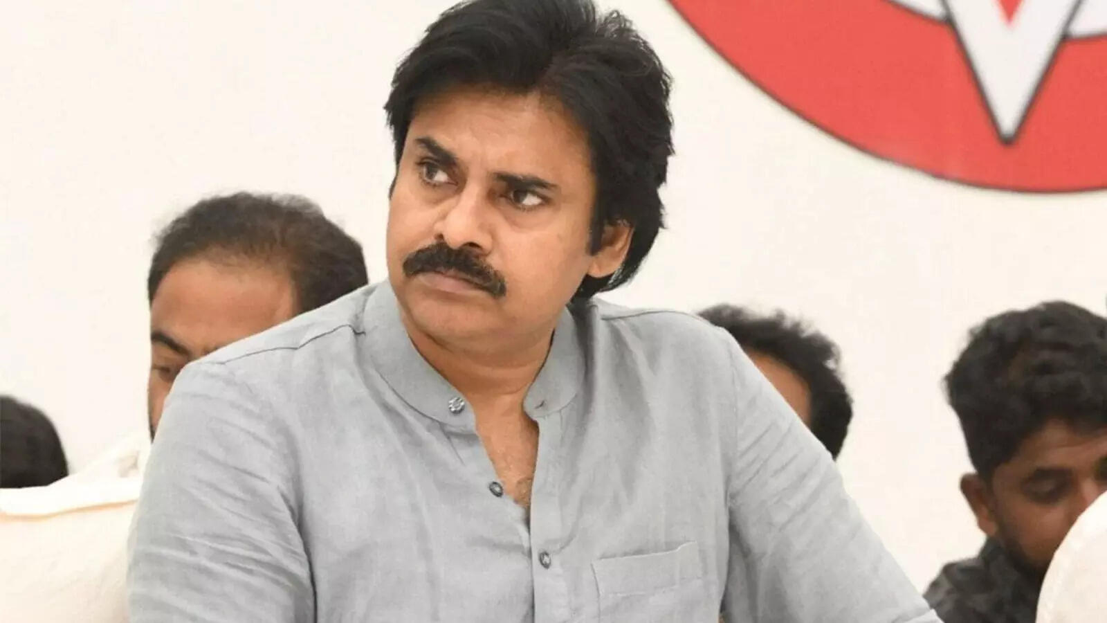 Pawan Kalyan in trouble! Women panel reportedly serves notice to the ...
