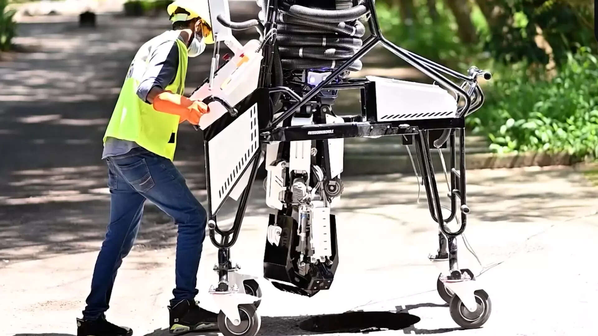 Bandicoot - the robot that cleans drains
