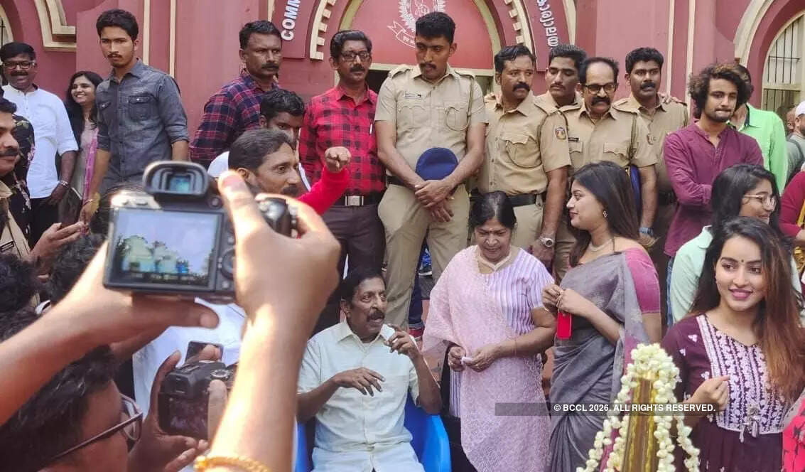 Sreenivasan returns to movie sets; films for ‘Kurukkan’ starring his ...