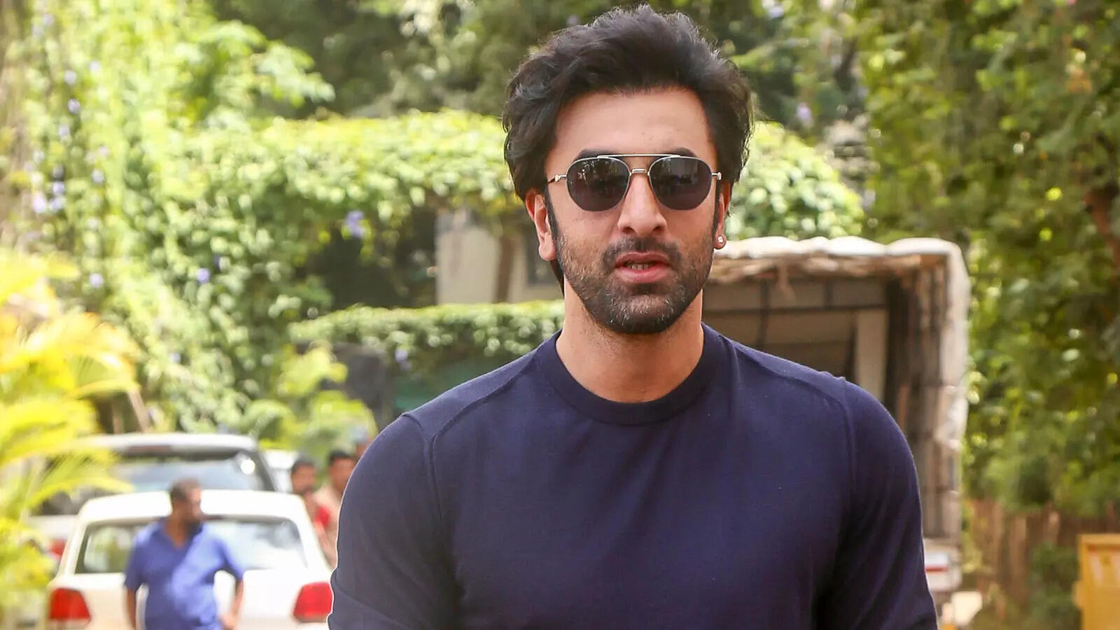 Ranbir Kapoor arrives at SoBo hospital where Alia Bhatt is admitted