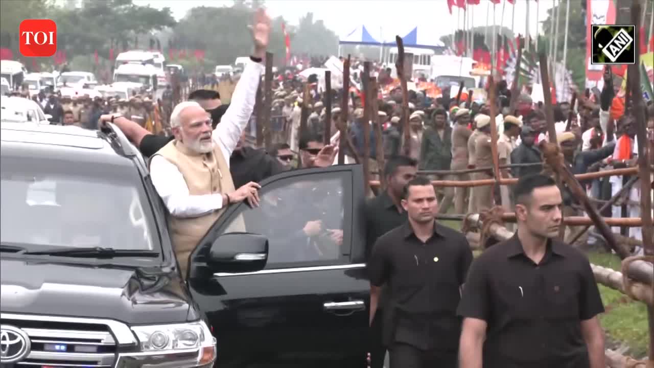 PM Modi holds roadshow in Tamil Nadu's Dindigul
