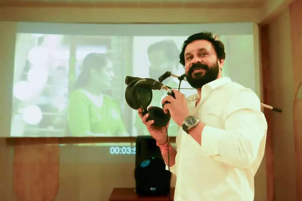 Dileep starts dubbing for ‘Voice of Sathyanathan’ | Malayalam Movie ...