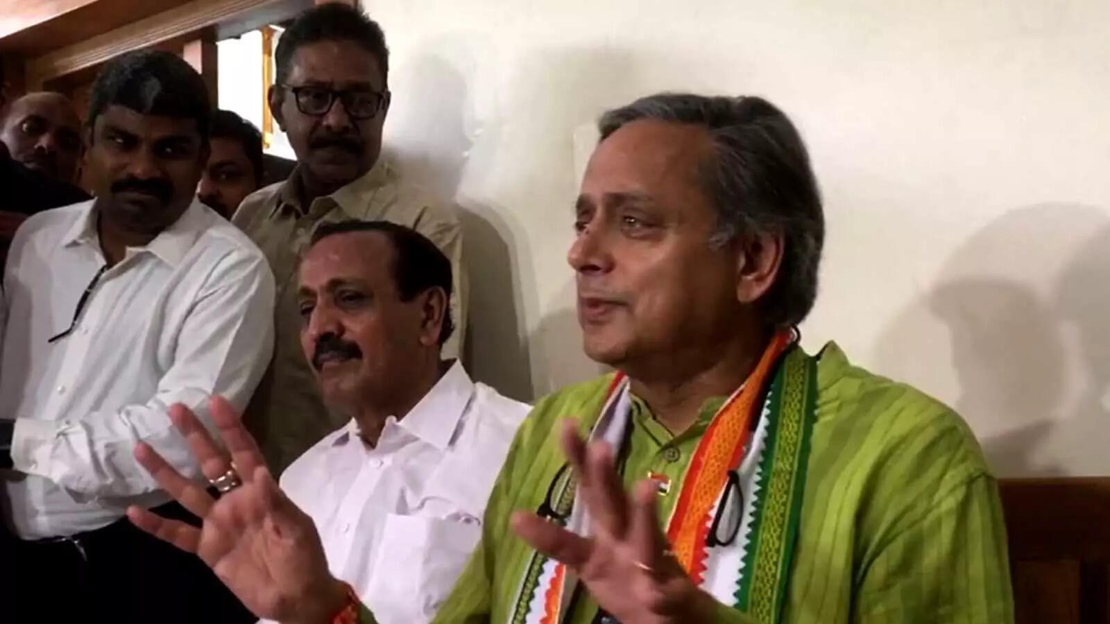 Shashi Tharoor visits Muslim League leaders amid controversy, says ‘no interest in creating groups’