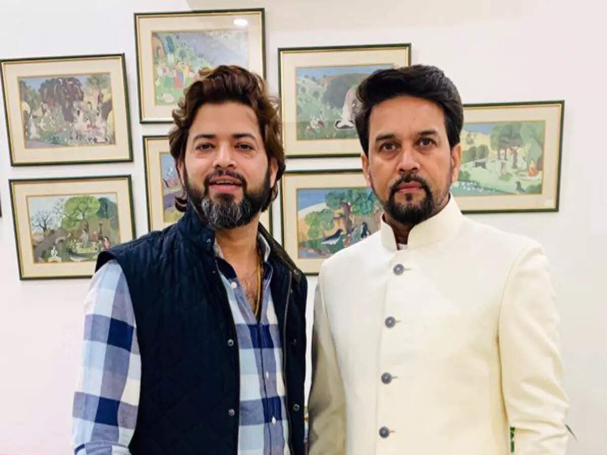 Manish Tripathi designs a bandhgala to highlight handloom at IFFI ...