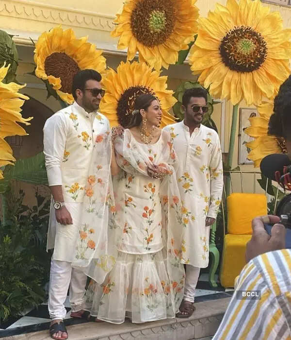 Hansika Motwani celebrates her wedding with underprivileged children ...