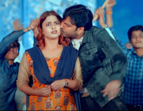 Pawan Singh's new song 'Bich Jaimal Pa' is out!