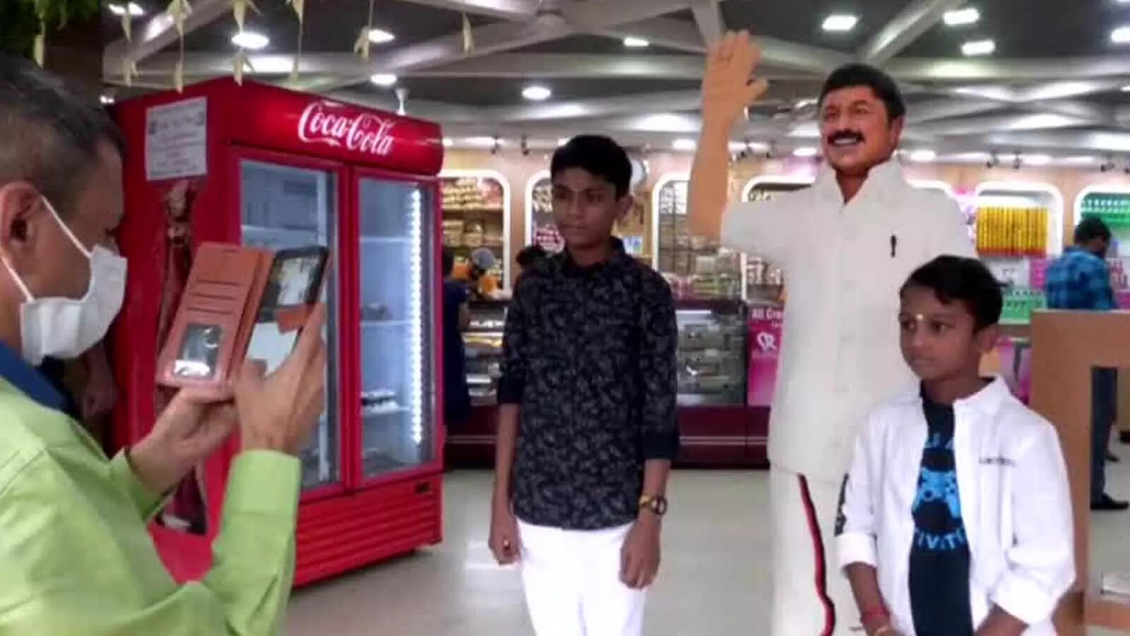 TN: Bakery in Trichy makes 92 kg cake of MK Stalin