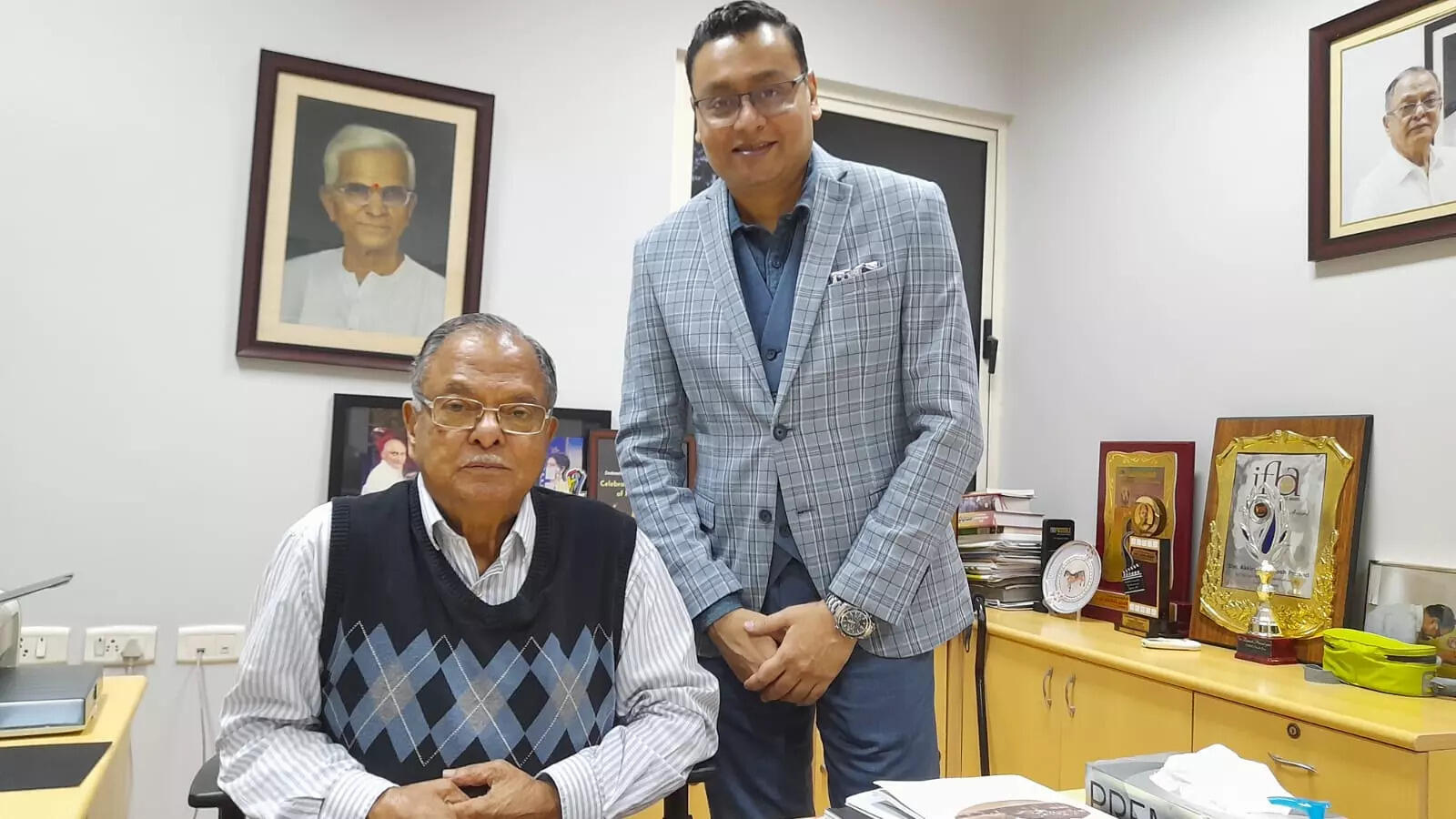 ‘Avijatrik’ bags prestigious award, Subhrajit returns Kolkata with a ...