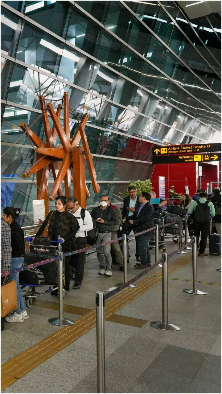 Delhi Airport News: More staff at Delhi airport immigration cells ...