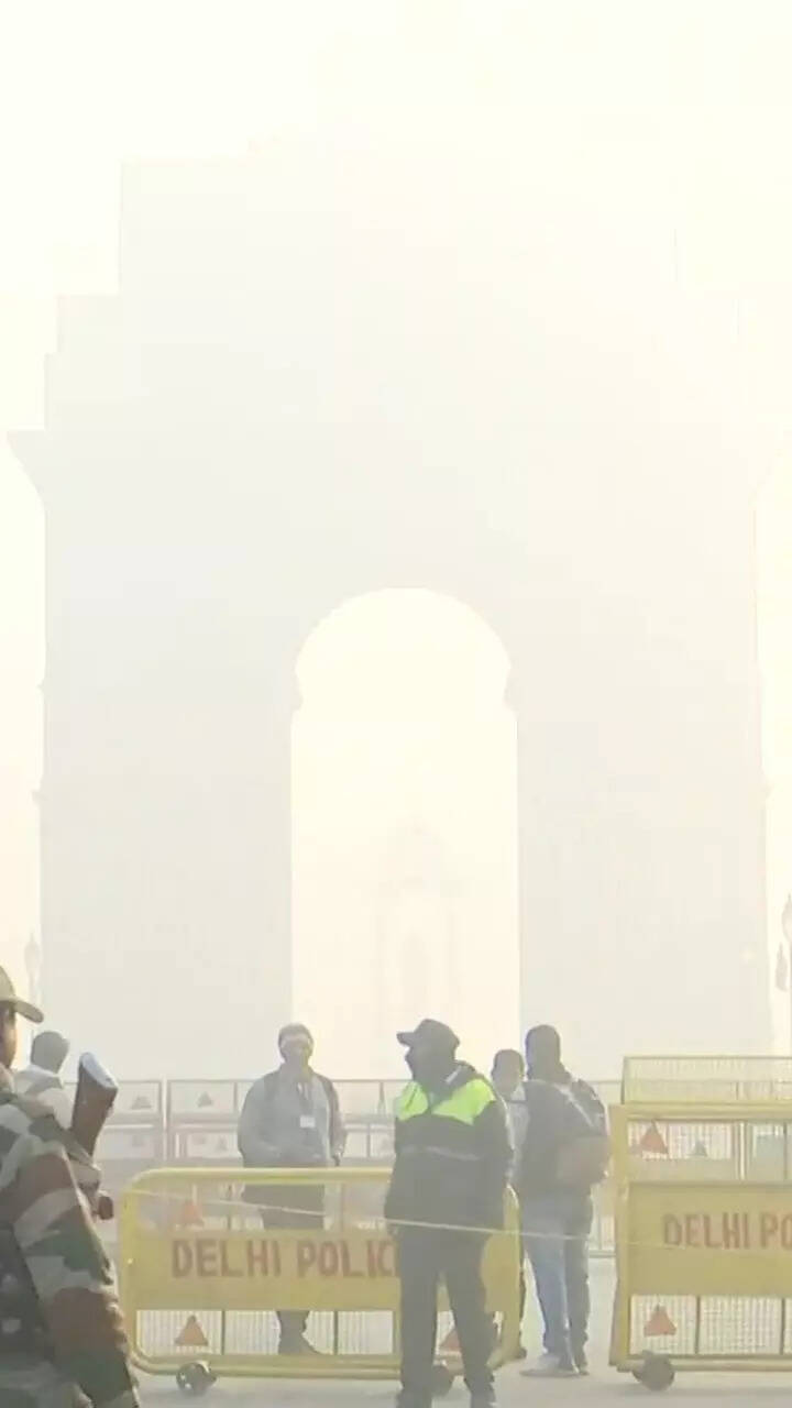 Noida Weather Today: 1 dead, 15 injured in fog-related road accident on ...