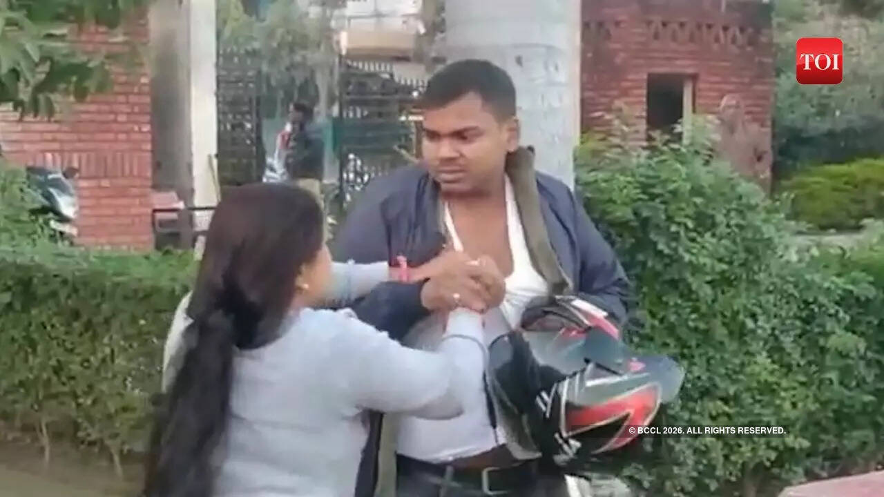 Husband cop thrashed in a water park for illicit relationship