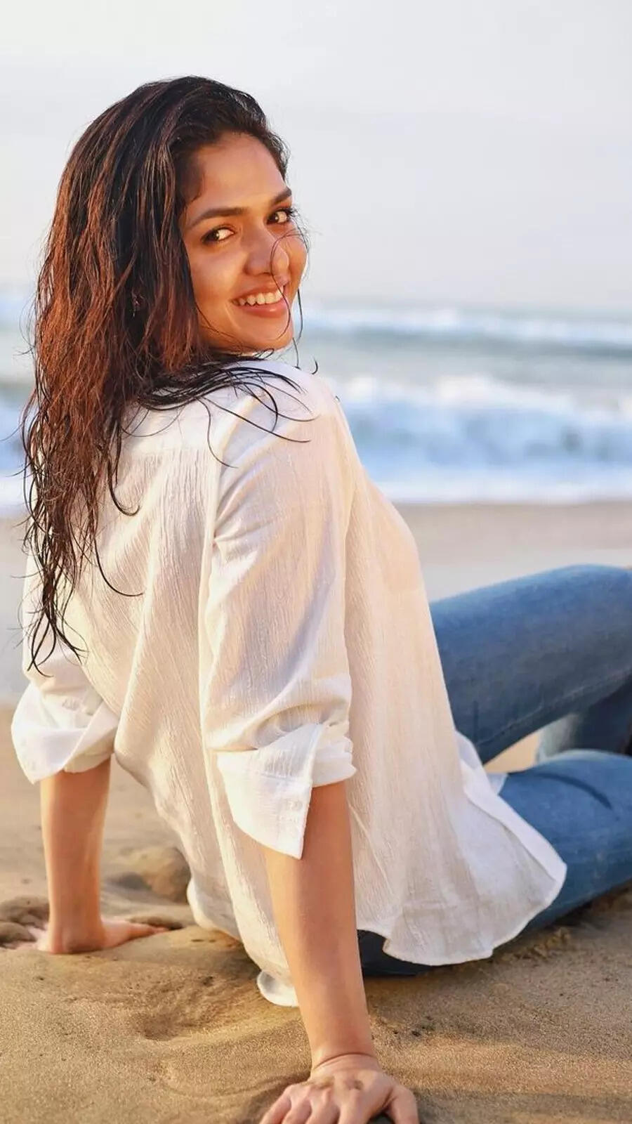 Awesome click of 'Laththi' actress Sunainaa