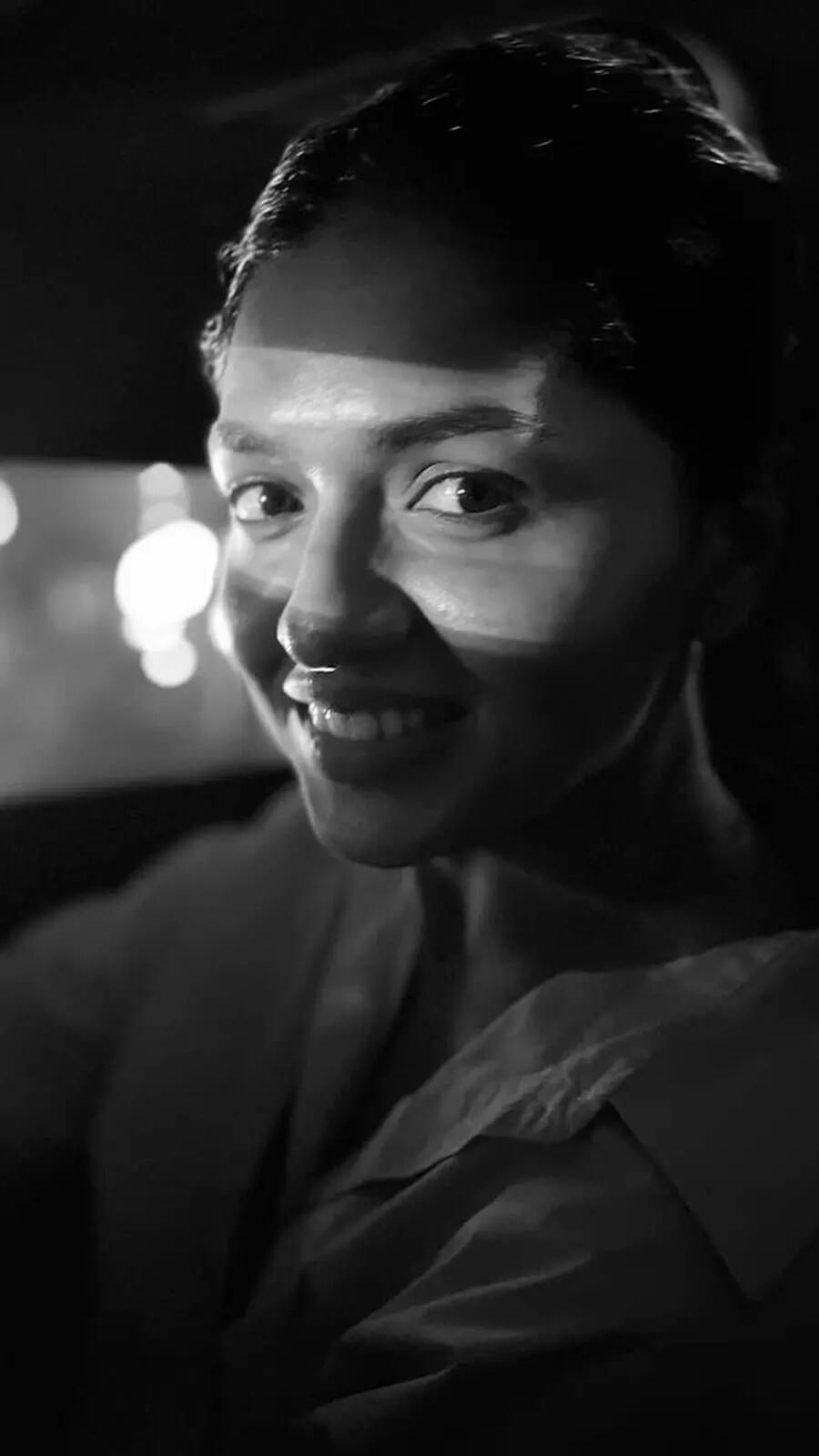 Awesome click of 'Laththi' actress Sunainaa