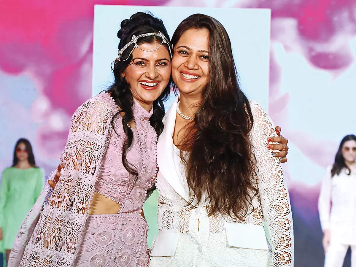 Glitz and glamour mark the first day of the Lucknow Times Fashion Week ...