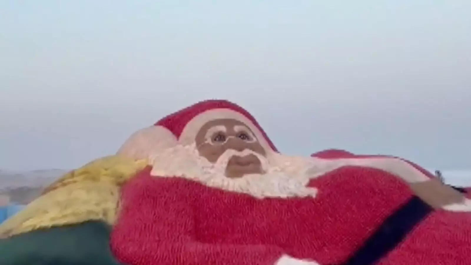 Christmas 2022: Sudarshan Pattnaik creates sand Santa Clause in Odisha ...