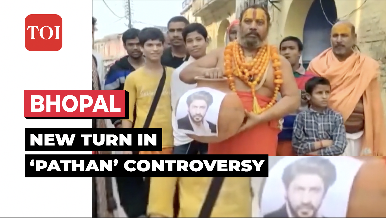 Pathan movie controversy: Jagadguru Paramhans Acharya Maharaja performs ...