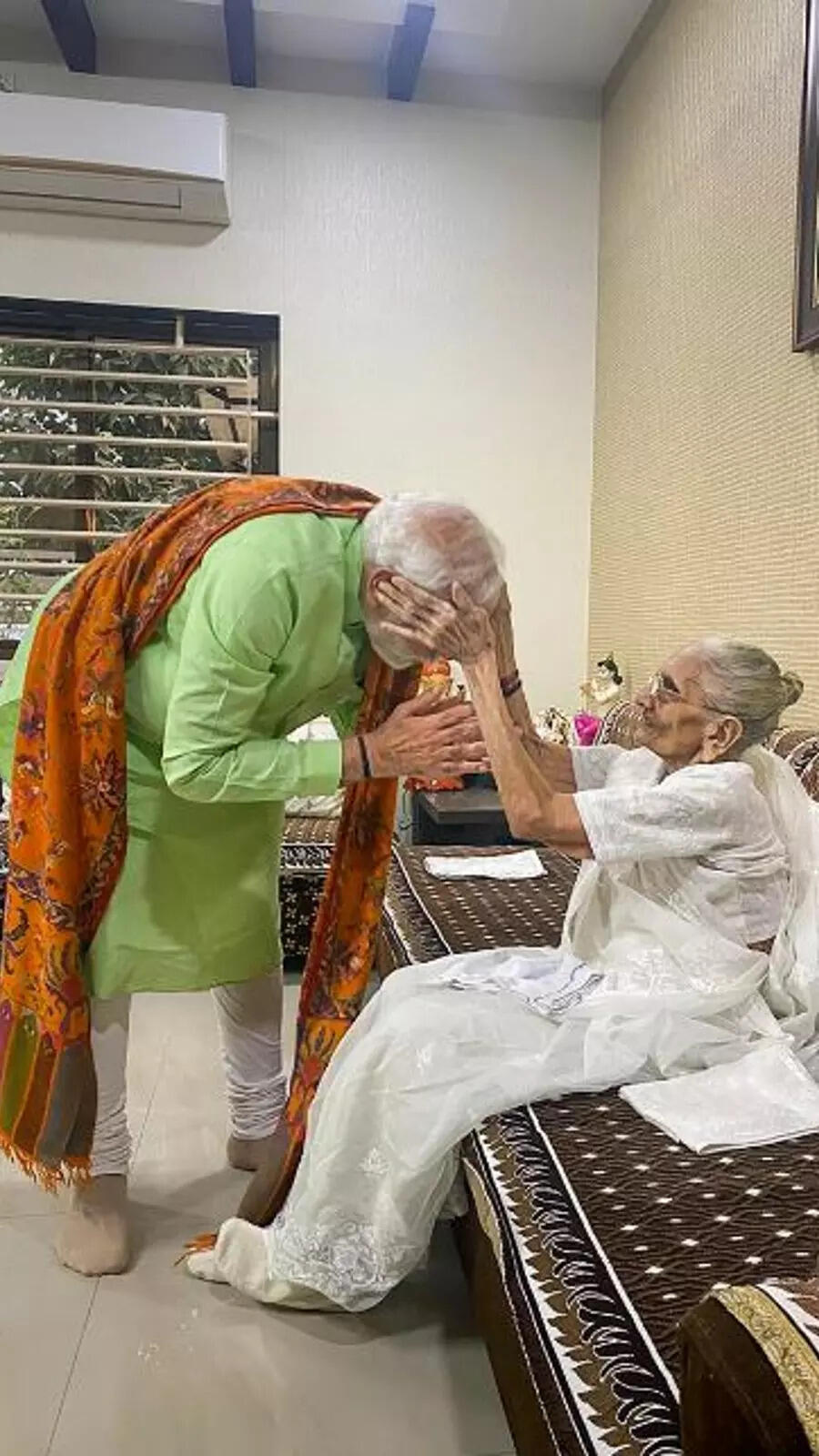 Heeraben Modi Death News: PM Narendra Modi's mother Heeraben Modi ...