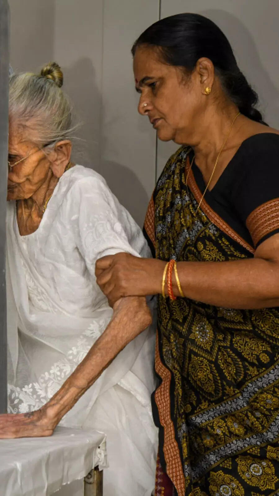 Heeraben Modi Death News: PM Narendra Modi's mother Heeraben Modi ...