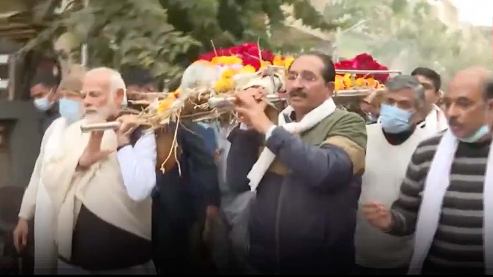 Watch: PM Modi carries the mortal remains of his mother Heeraben Watch: PM Modi carries the mortal remains of his mother Heeraben